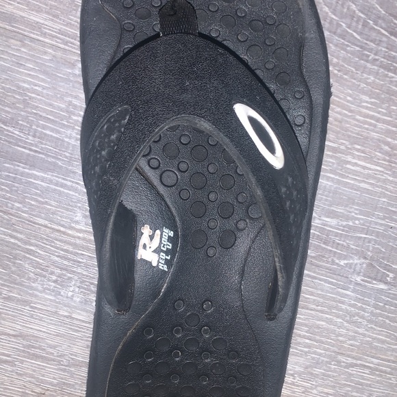Oakley | Shoes | Donating Tomorrow Oakley Red Code Plus Flip Flops Sz 7 ...